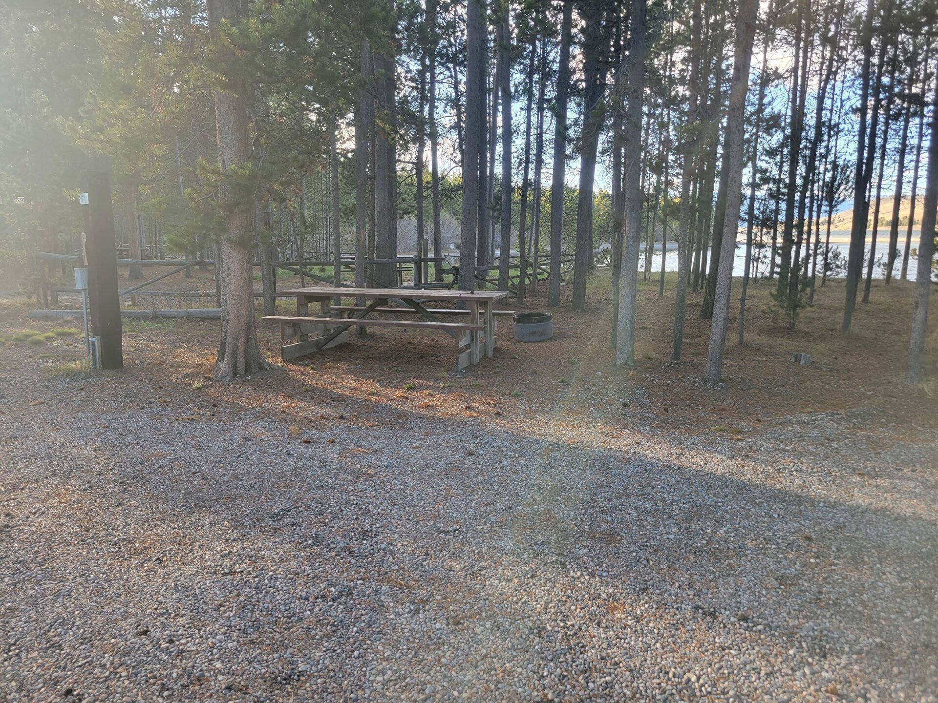 Pull-Through Lakeside Full Hook Up RV Campsite F11 - Madison Arm Resort